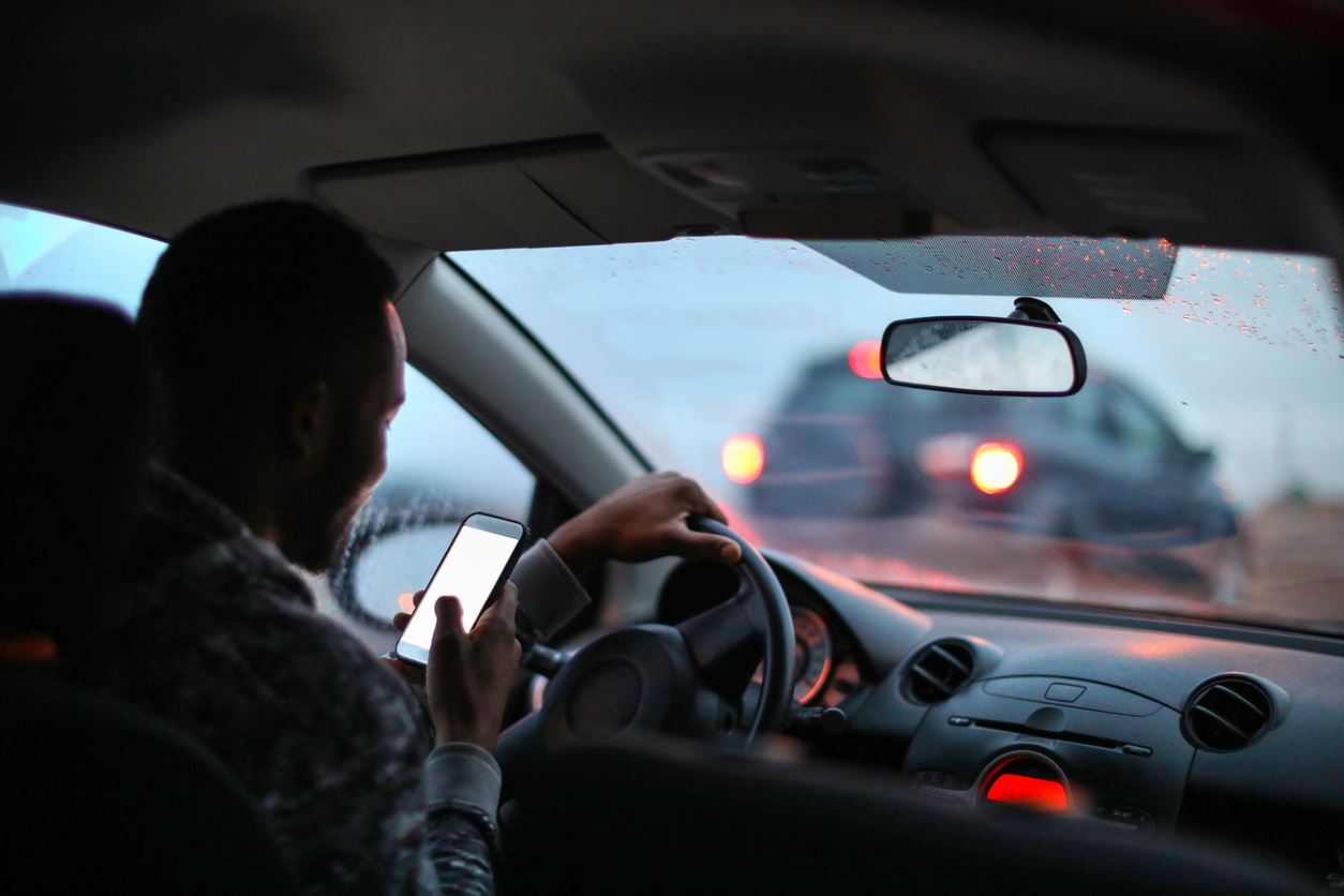 How To Avoid Distracted Phone Usage While Driving